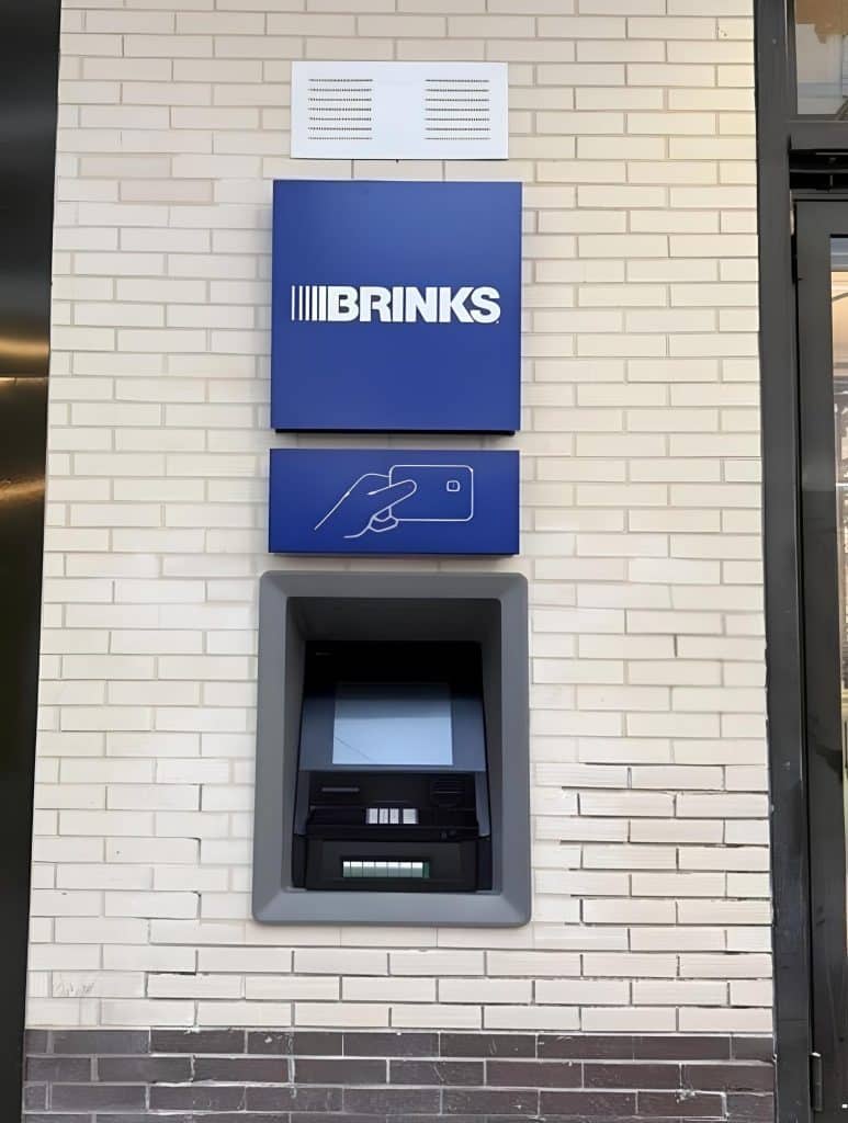 Installez un distributeur automatique de billets I La solution Brinks